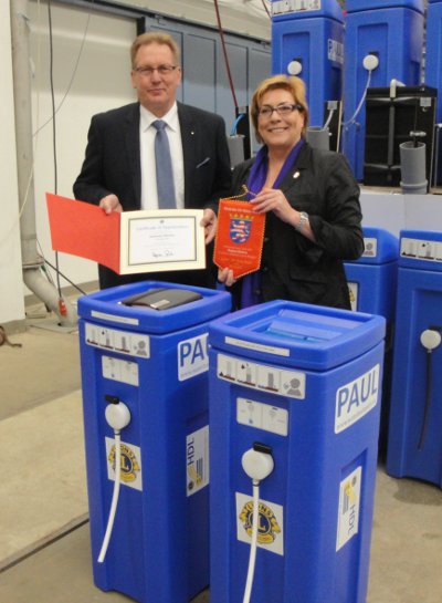 Lion Alexander Wilhelm spendet zwei Wasserfilter PAUL :: SEK-News ...