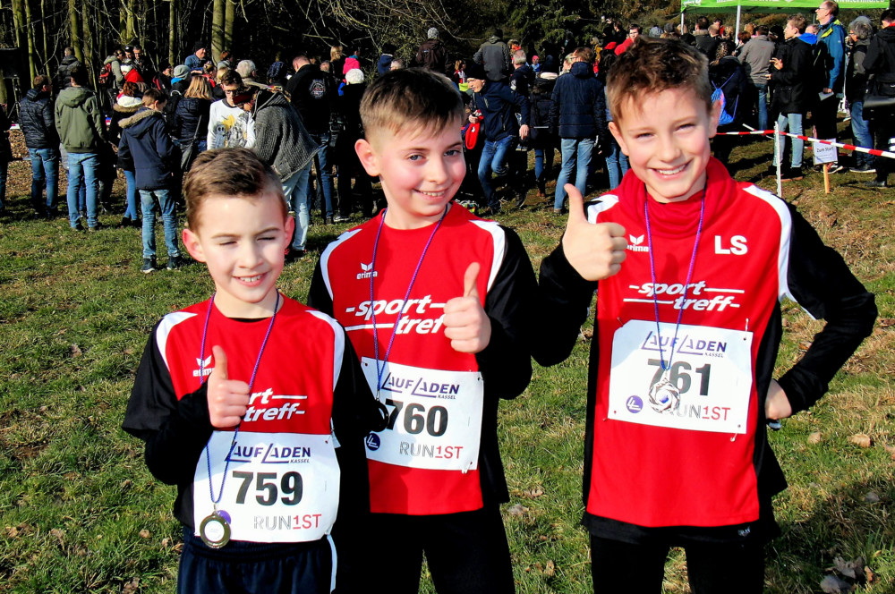 Freude herrschte auch bei den MT-Nachwuchsläufern, denn Fabio Oglialoro ...