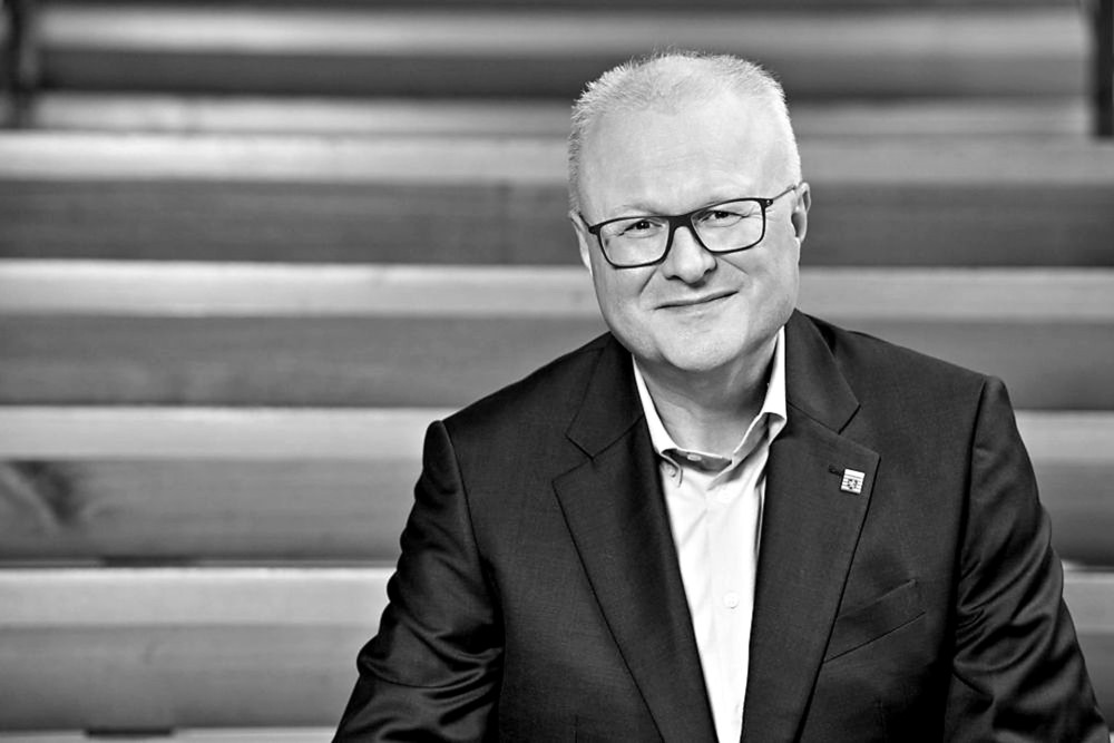Zum Tod von Minister Dr. Thomas Schäfer :: SEK-News – Online-Zeitung ...